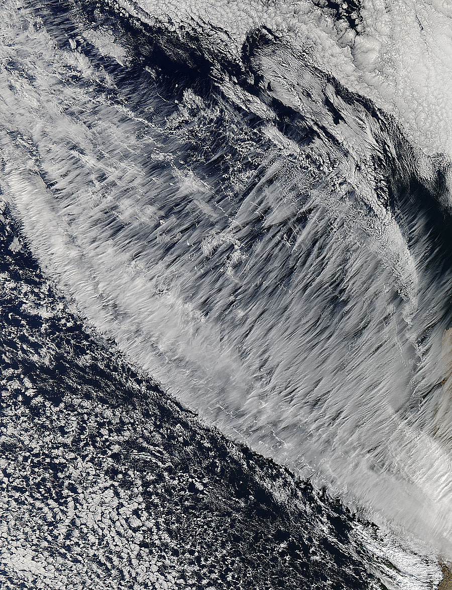 High-Altitude Cirrus Clouds Off The Coast Of Chile - Earth.com