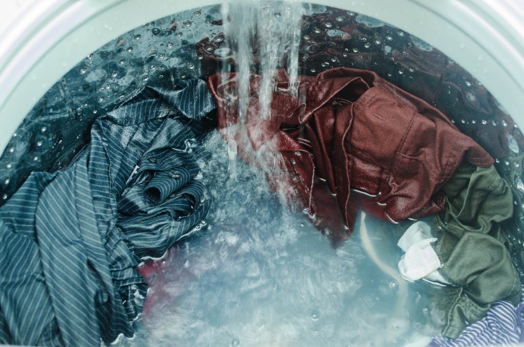 Microfibers shed from your clothing are polluting our oceans • Earth.com