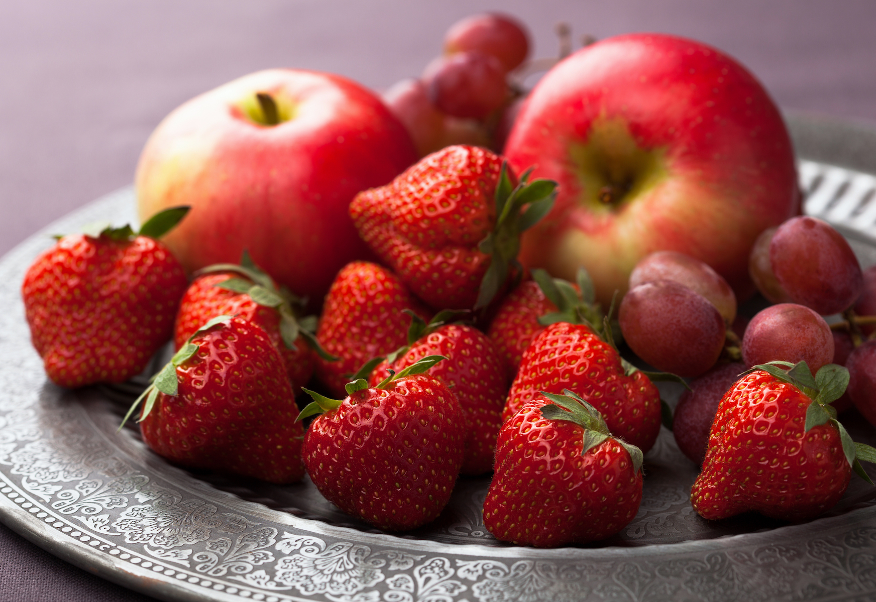 A natural product found in fruit could help slow aging - Earth.com