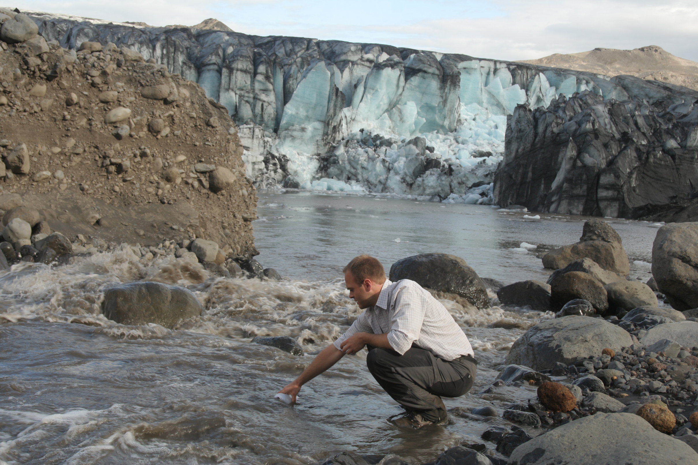 New study confirms that glaciers are releasing methane - Earth.com