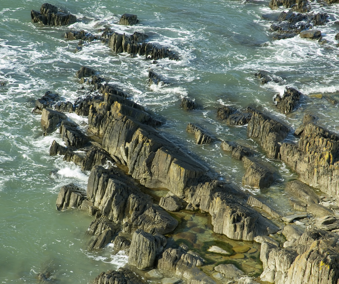 Rocks off the UK coast could be used for renewable energy storage ...