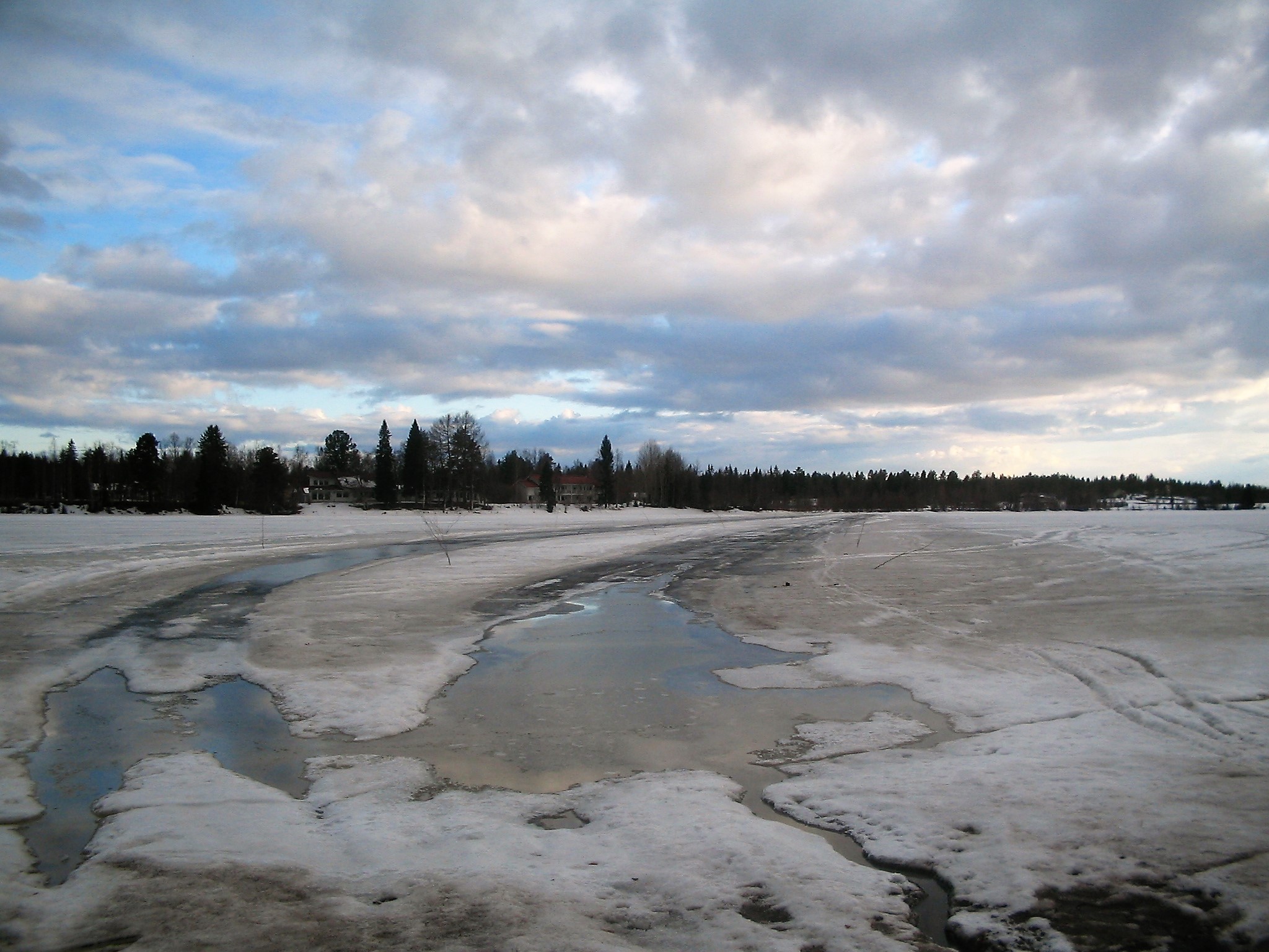 Increased cloud cover buffers against warming temperatures - Earth.com