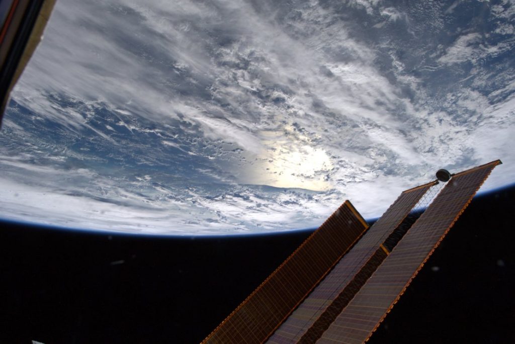 Astronaut's remarkable view of Earth - Earth.com Astronaut's remarkable