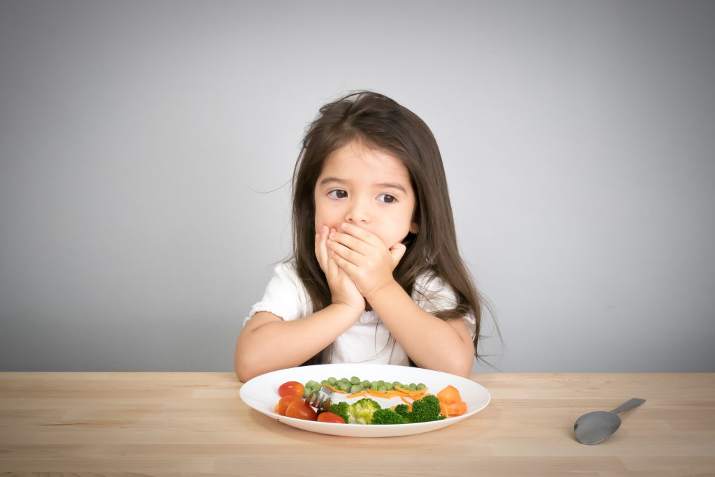 Kids who are picky eaters don't always grow out of it - Earth.com