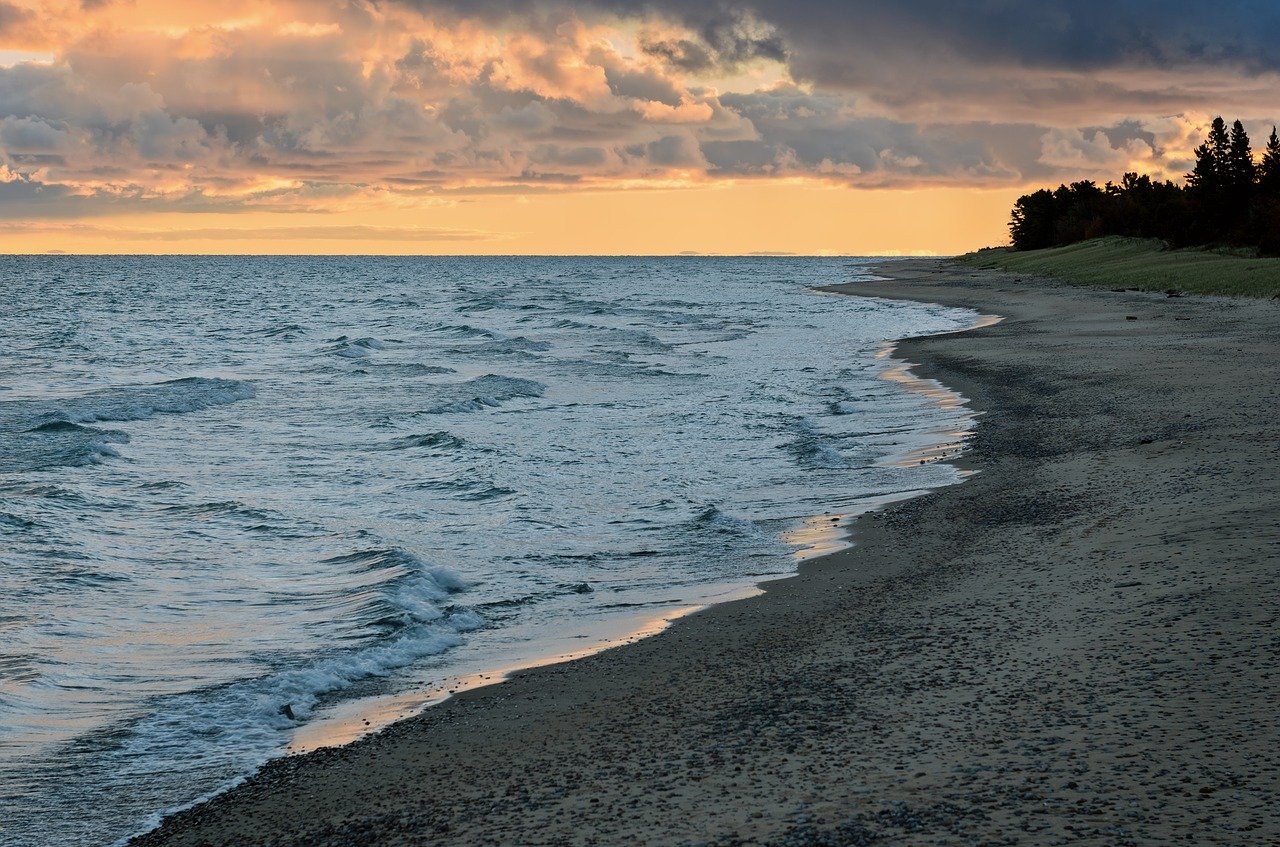 10 Examples Of Surface Water On Earth Earth
