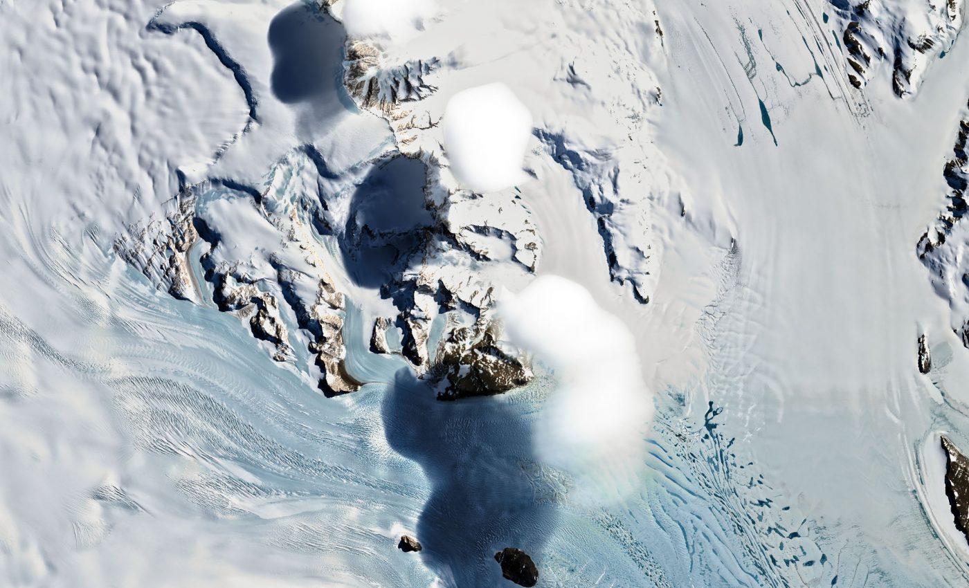 Stationary clouds over Antarctic mountains • Earth.com