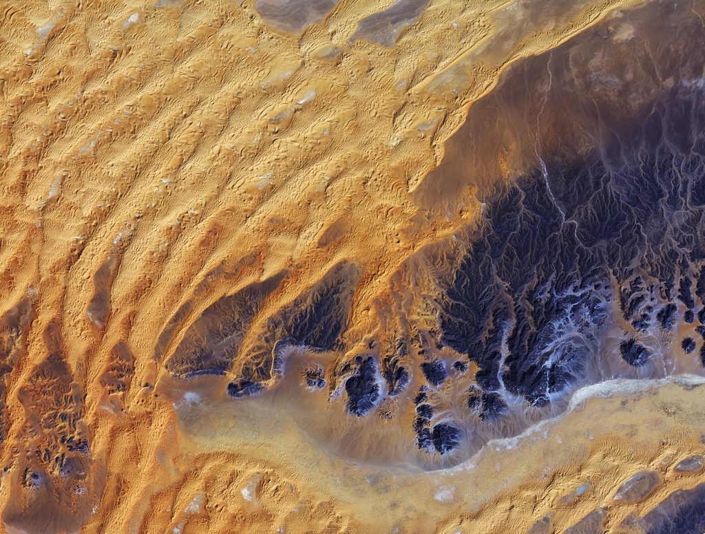 Wind-shaped sand dunes in the Sahara - Earth.com