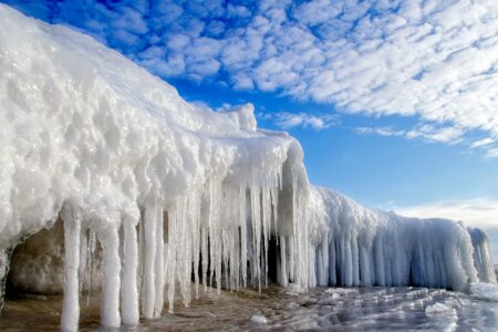 Antarctic ice sheet collapse could raise sea levels by five meters ...