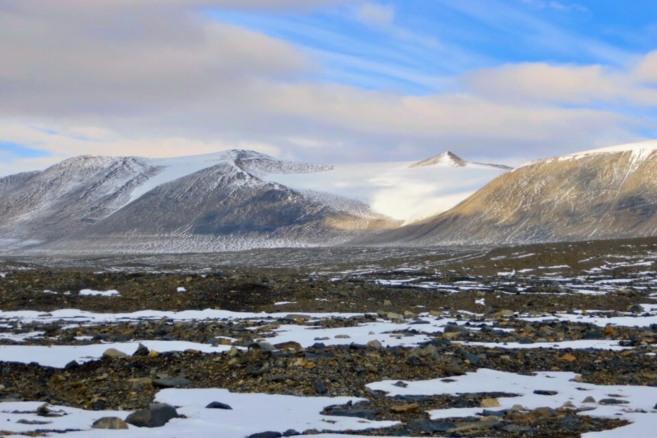 Antarctic summer thaw lasts longer than previously thought • Earth.com