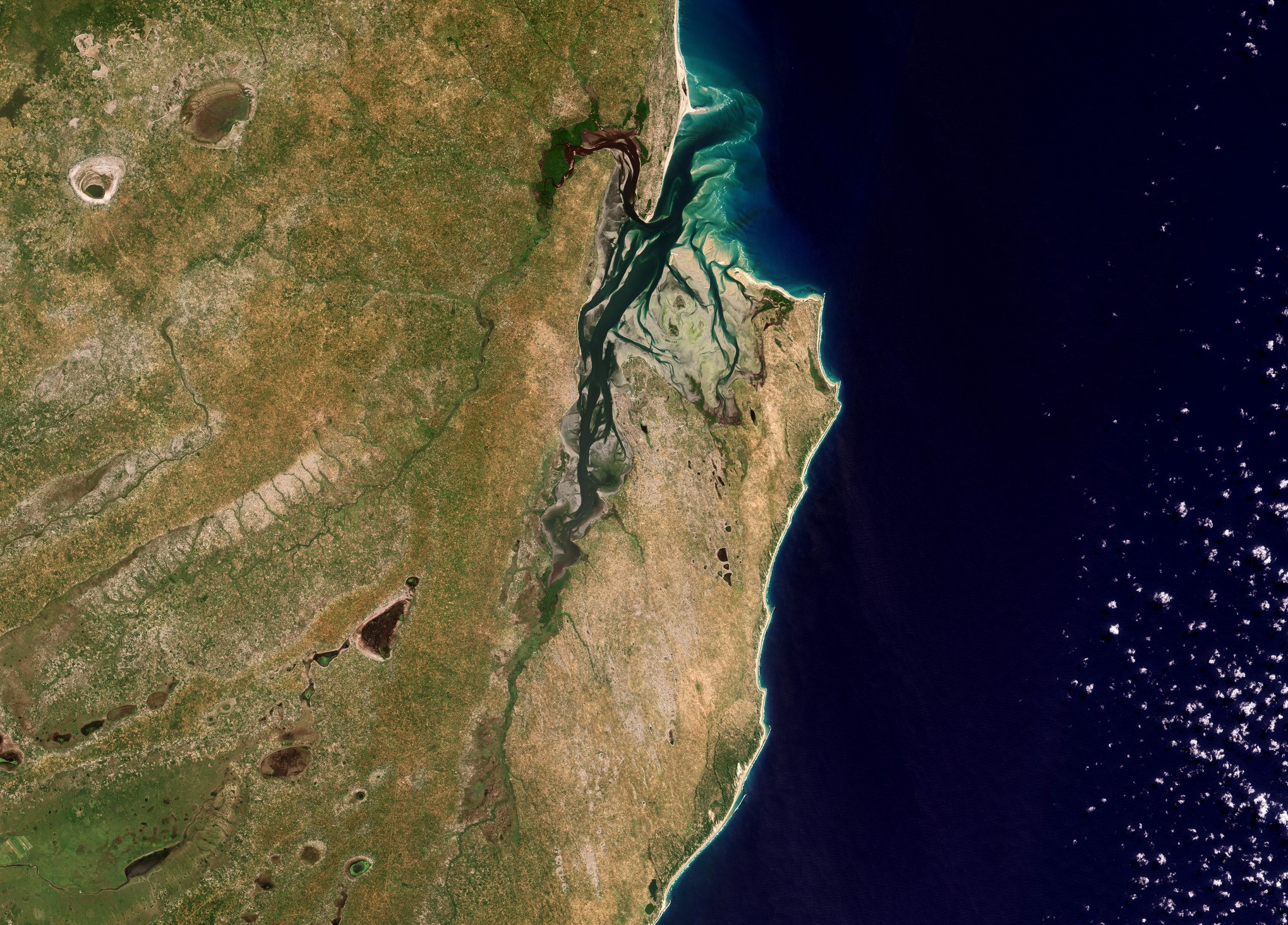 Inhambane Bay in southeast Mozambique - Earth.com