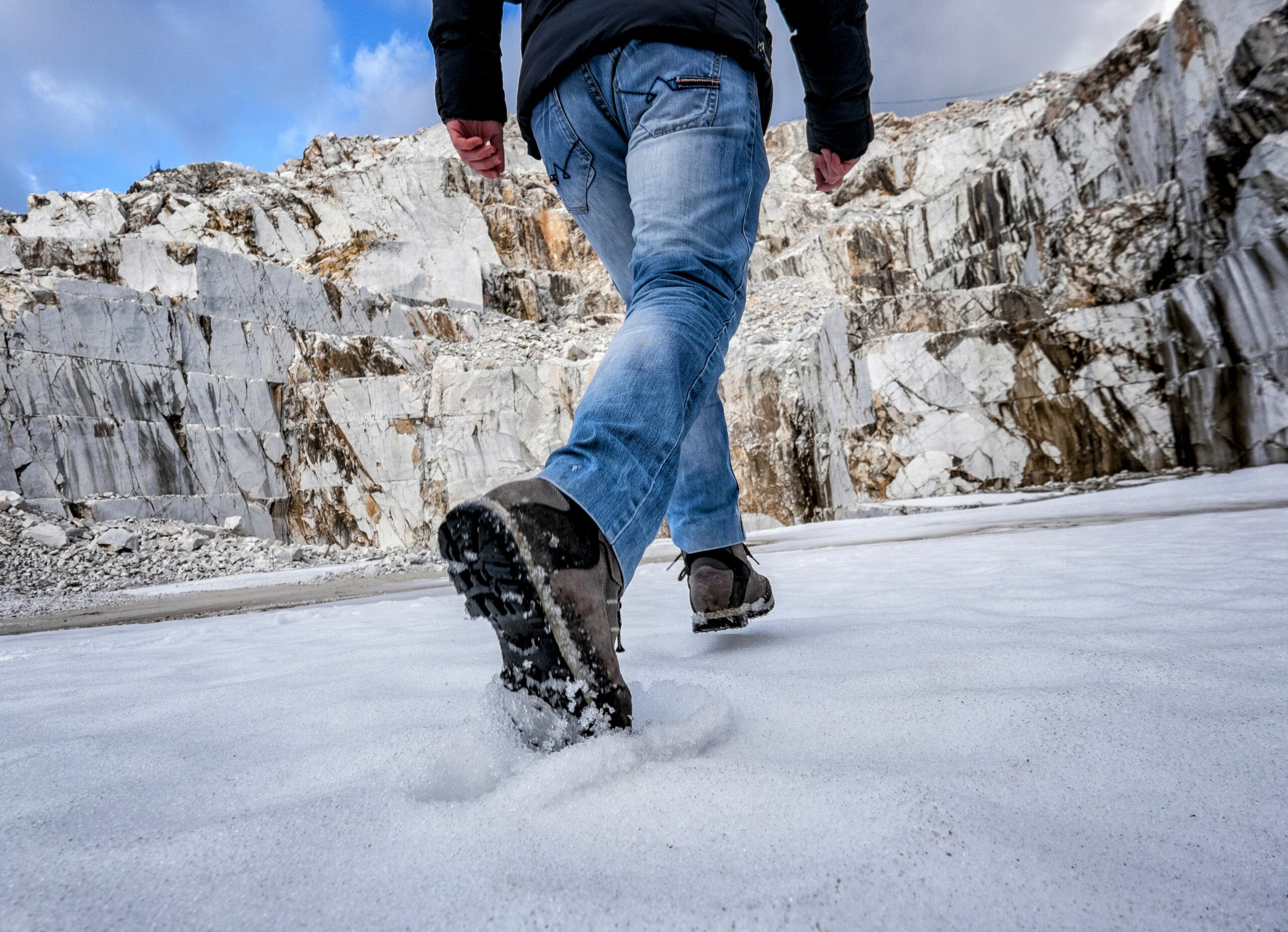 A quick daily walk reduces the risk of early death - Earth.com