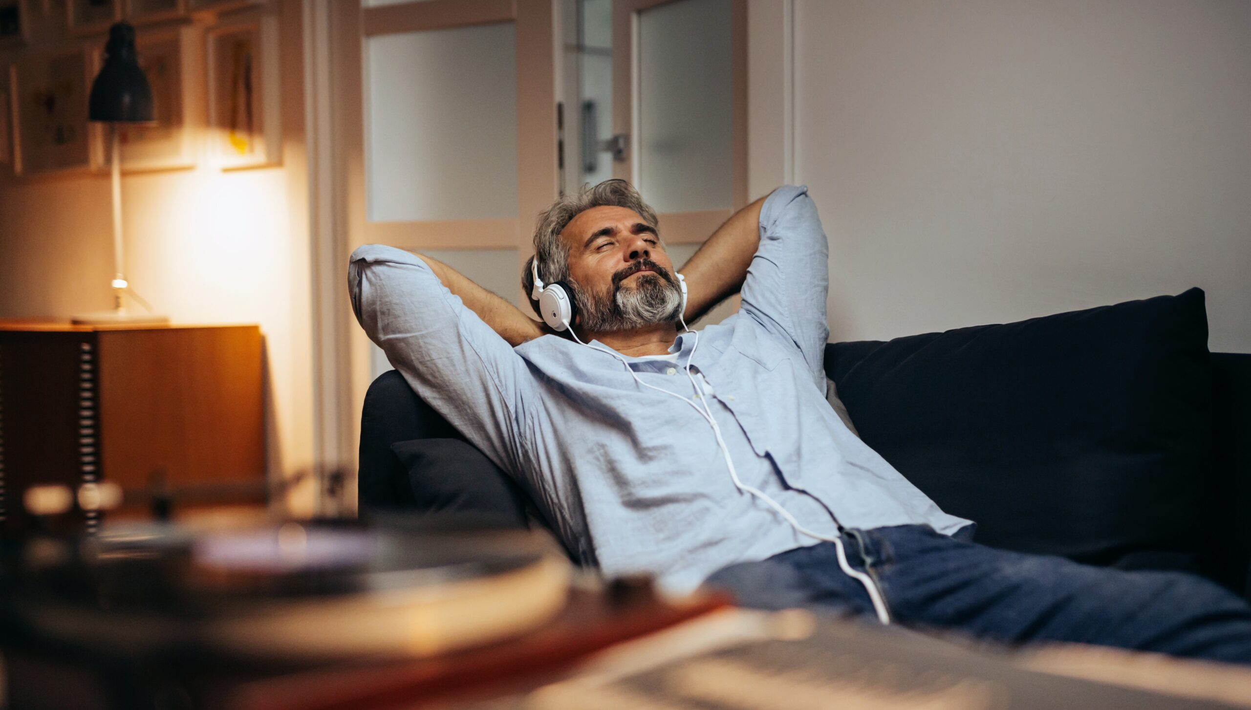 Listening to music makes medication more effective - Earth.com