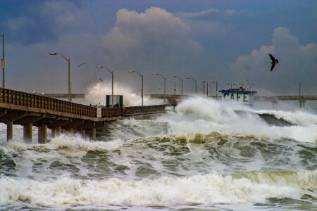 Satellite detects early warning signs of an El Niño event • Earth.com