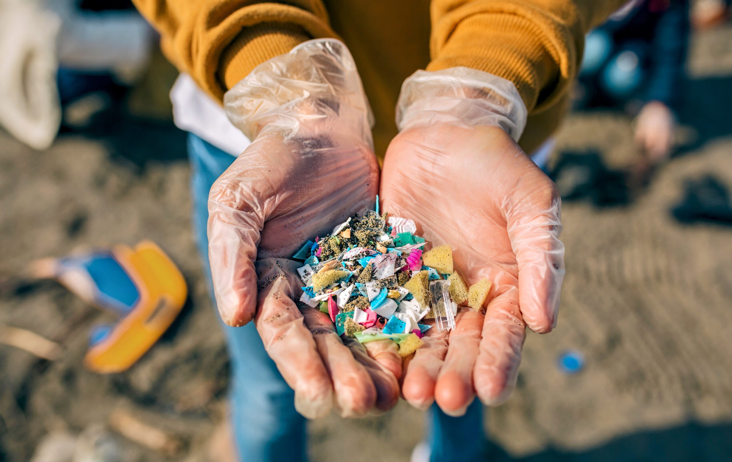Experts develop a new method to estimate the age of microplastics in ...