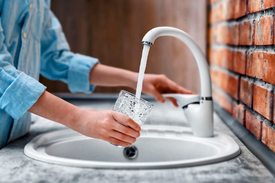 Nearly half of US drinking water taps likely contain forever chemicals ...