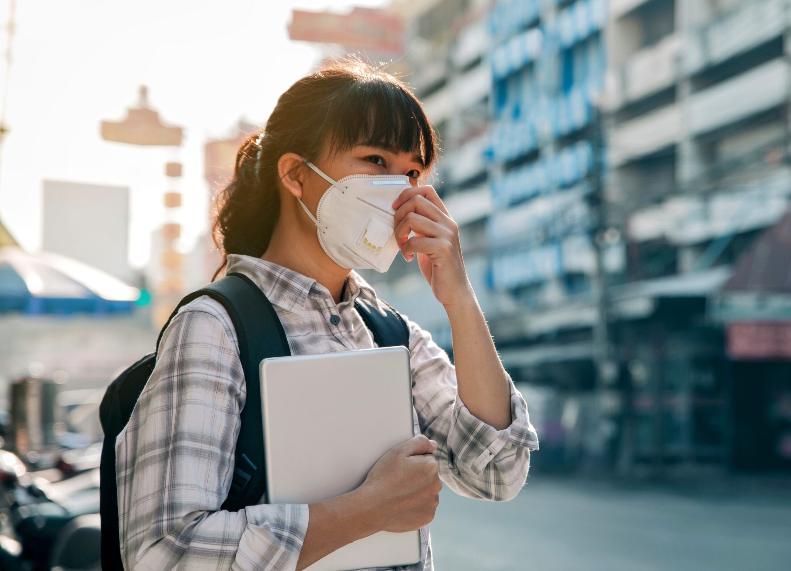 "Safe" air pollution levels can elevate heart attack risk within one ...