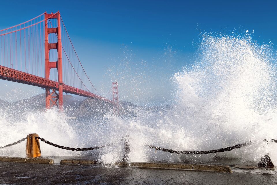 Rising tide: Winter waves are getting much larger in California • Earth.com