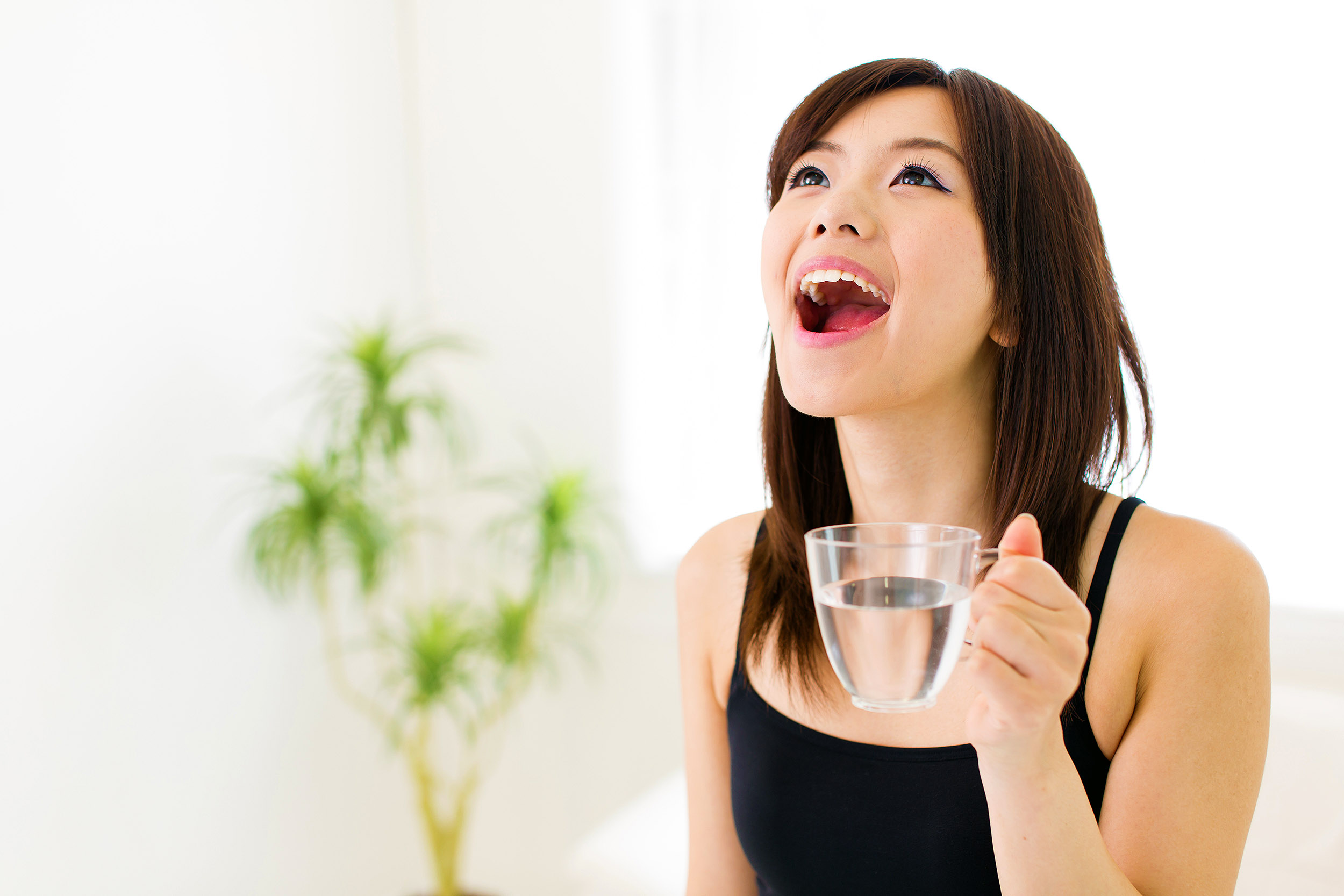 Gargling salt water may keep you from COVID hospitalization - Earth.com