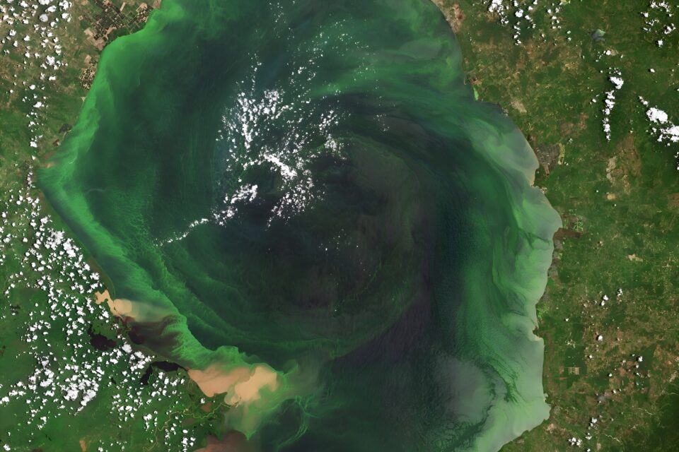 Lake Maracaibo in Venezuela • Earth.com