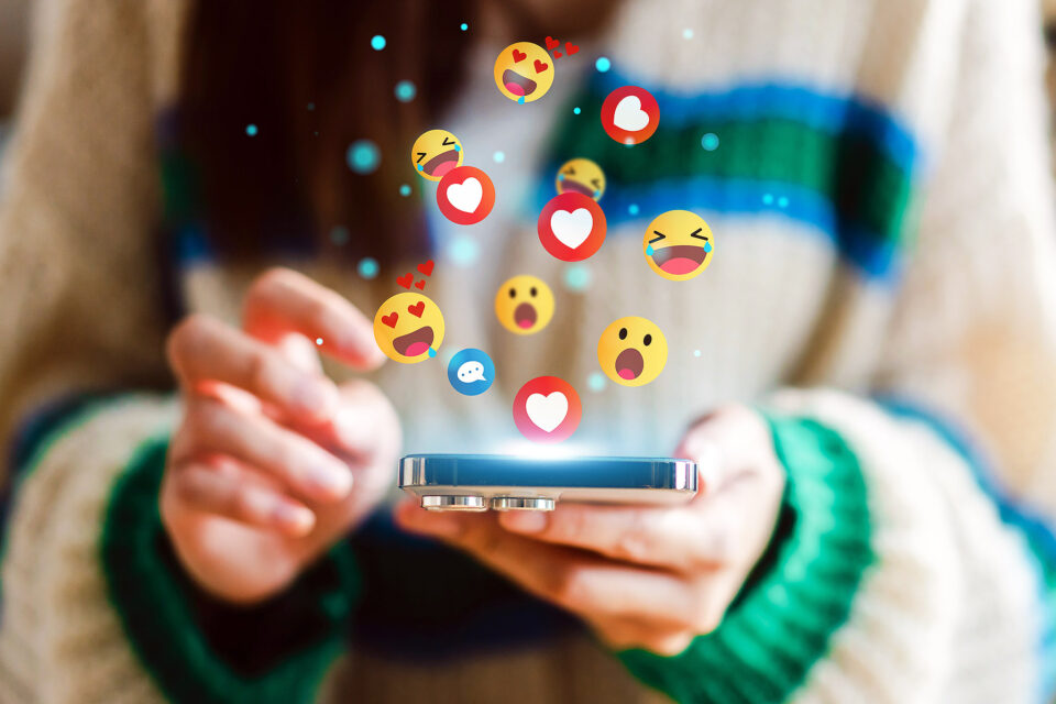 Spending less time on social media improves your mental health • Earth.com