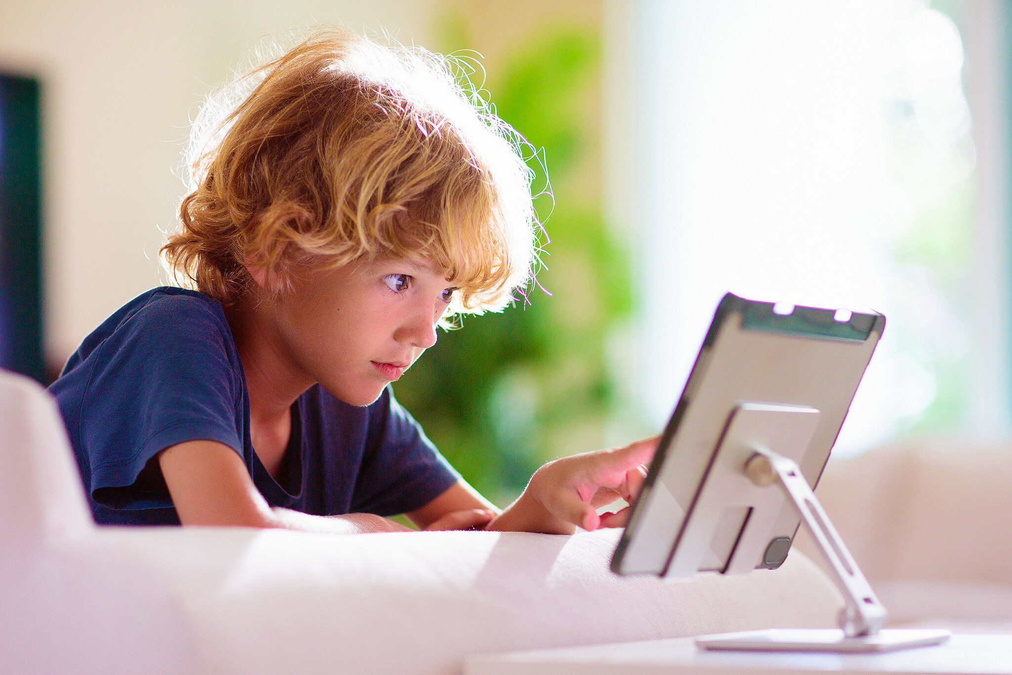 Kids' screen time directly linked to autism, ADHD, anxiety disorders ...