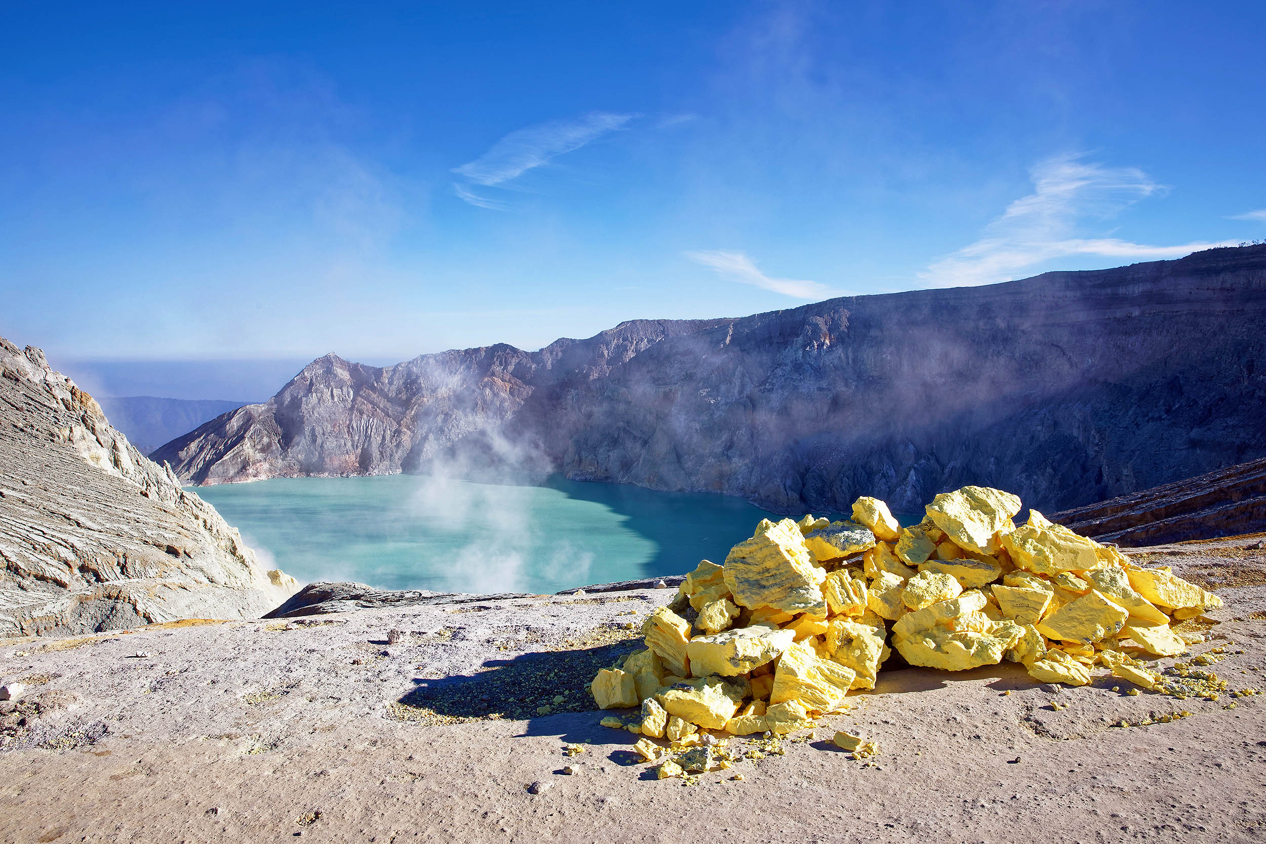 Sulfur may have played a key role in the origin of life on Earth ...
