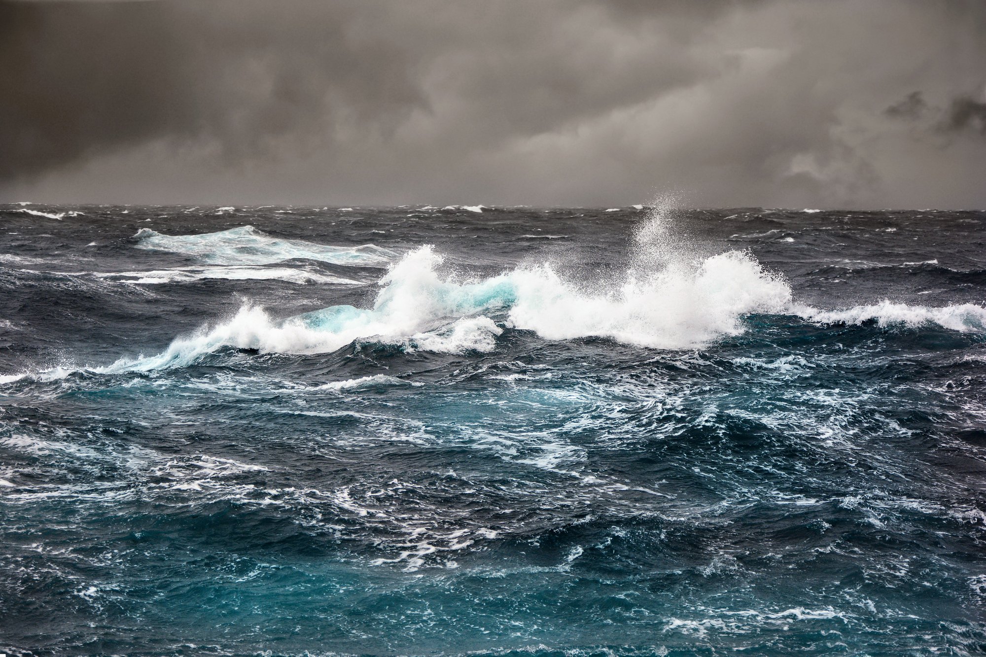 Summer storms stir oxygen into the deep ocean - Earth.com