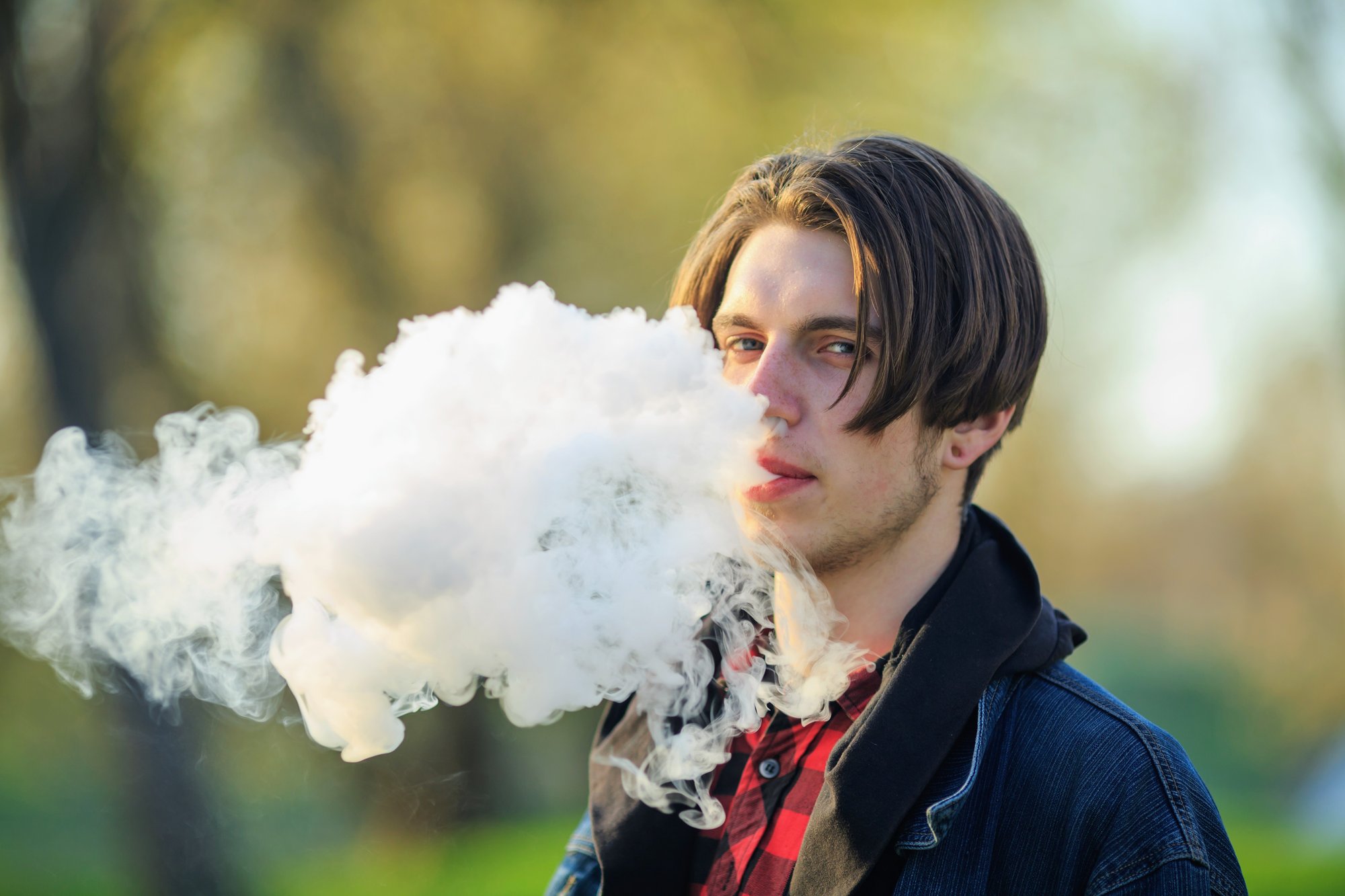 Frequent vaping exposes teens to toxic metals - Earth.com