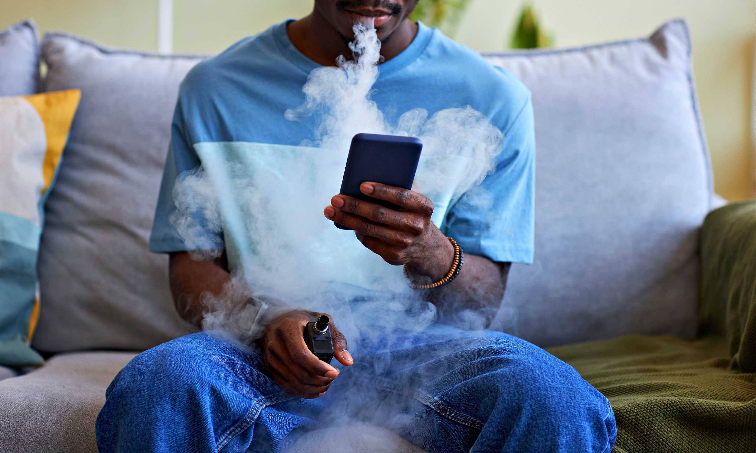 Social media use increases smoking and vaping risks among youth - Earth.com