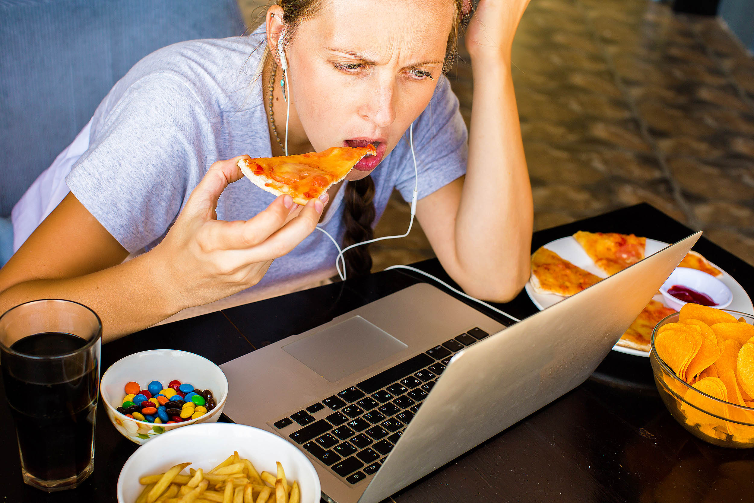 Unhealthy diet leaves the brain feeling foggy, frazzled and sad - Earth.com