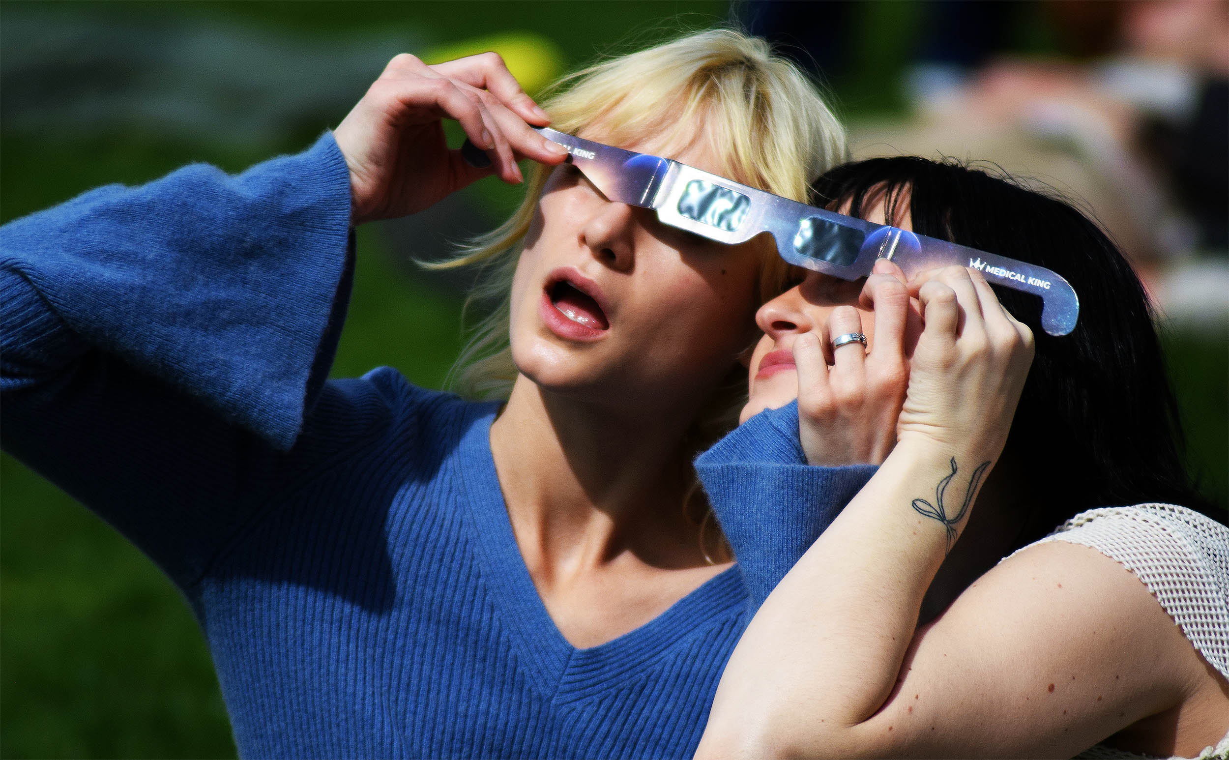 NOAA: Wear eclipse glasses to see aurora-causing sunspots - Earth.com