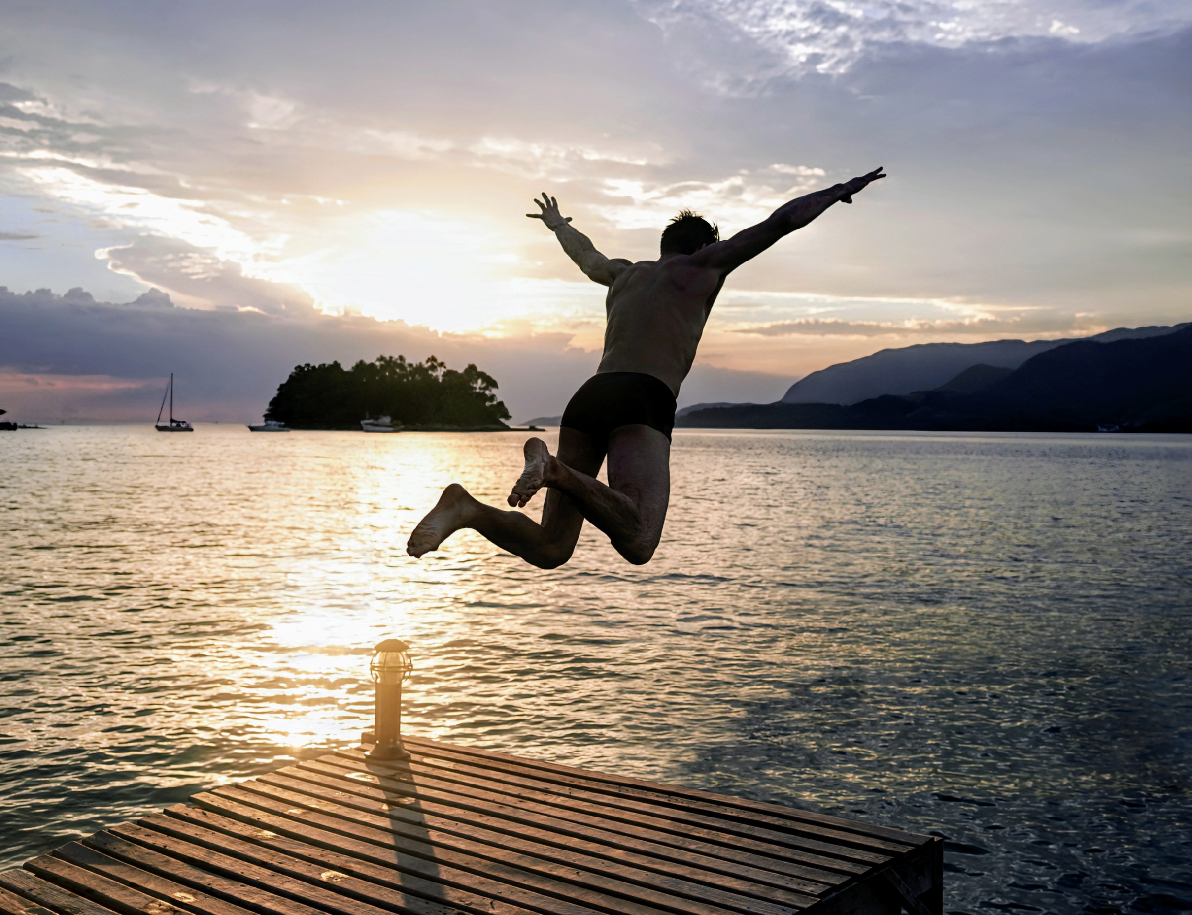 What causes the brain to initiate spontaneous actions? - Earth.com