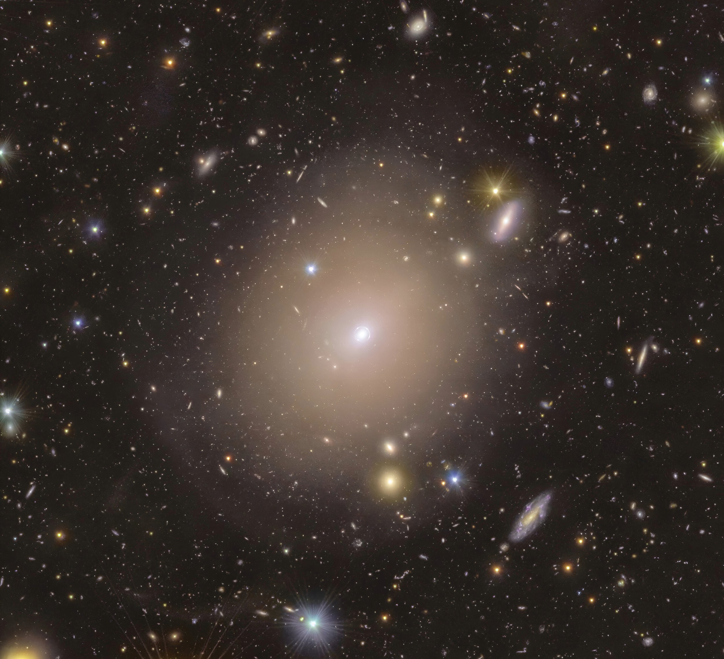 Stunning 'Einstein ring' warping space-time captured by Euclid - Earth.com