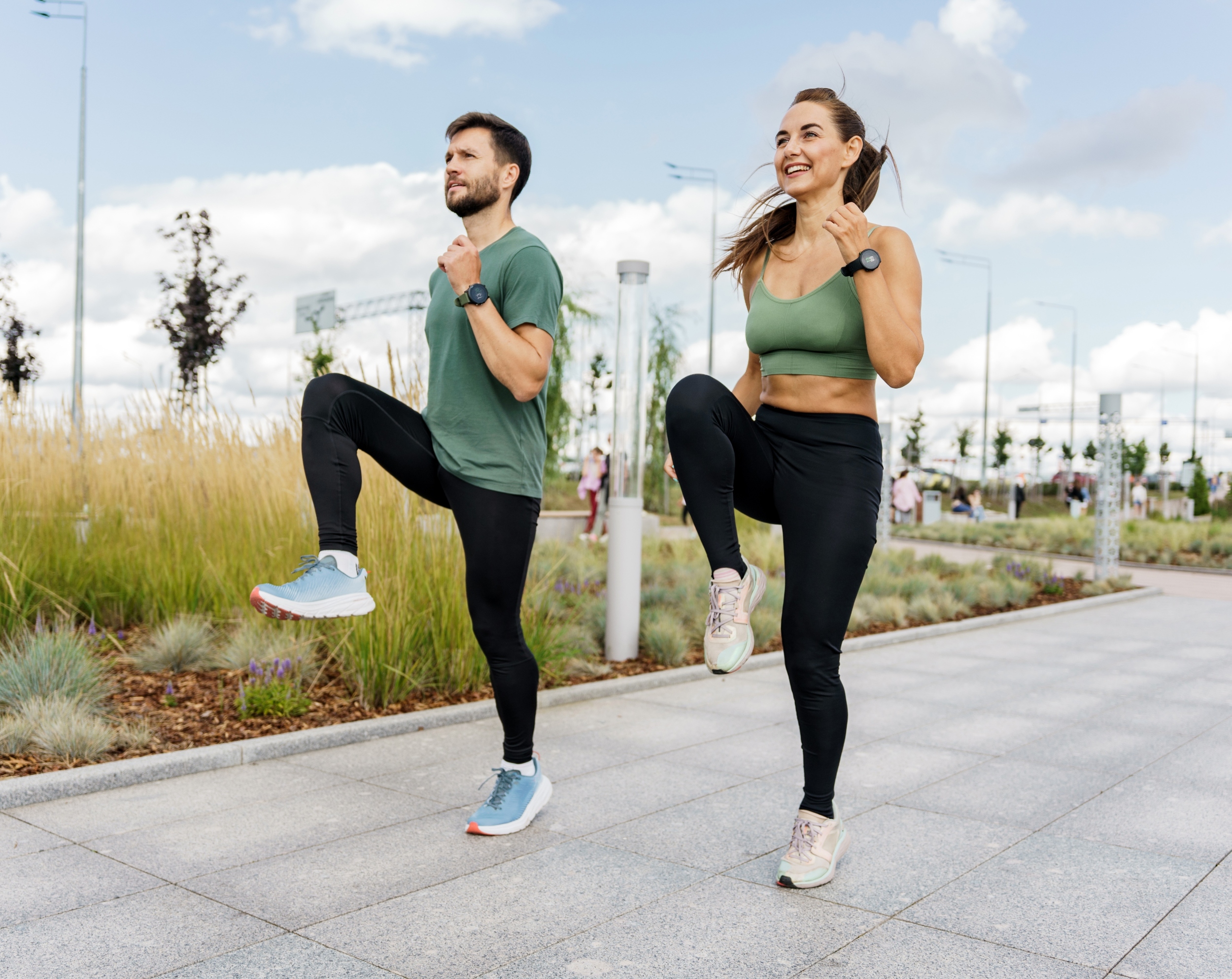How human hips evolved for walking on two legs - Earth.com