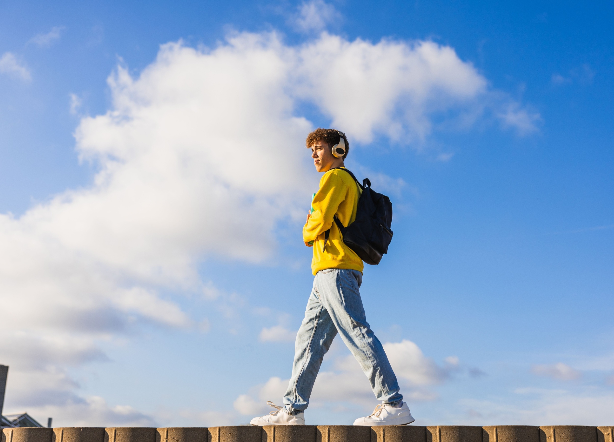 Walking patterns affect the way the brain hears sounds - Earth.com