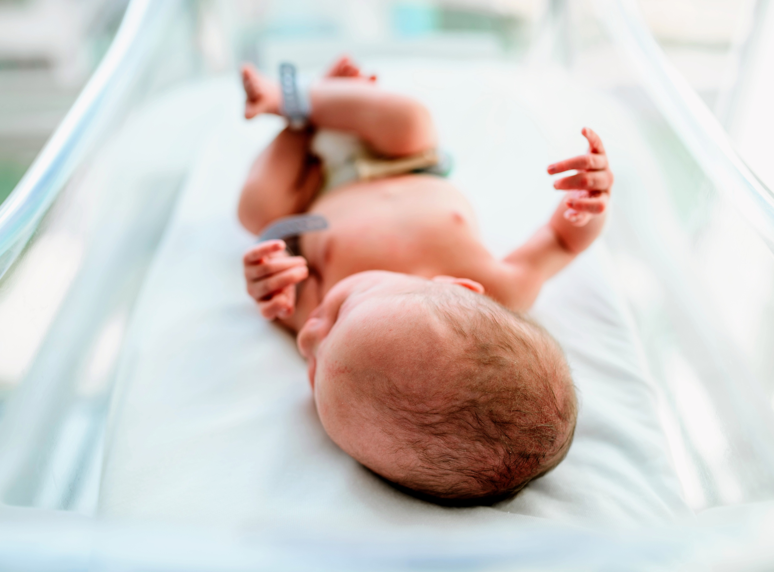 Mom's voice boosts brain development in premature babies - Earth.com