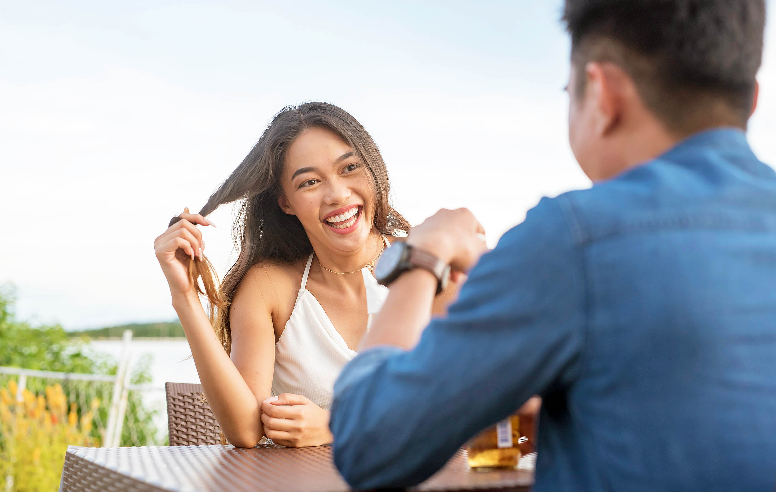 Scientists clarify common myths about 'body language' - Earth.com