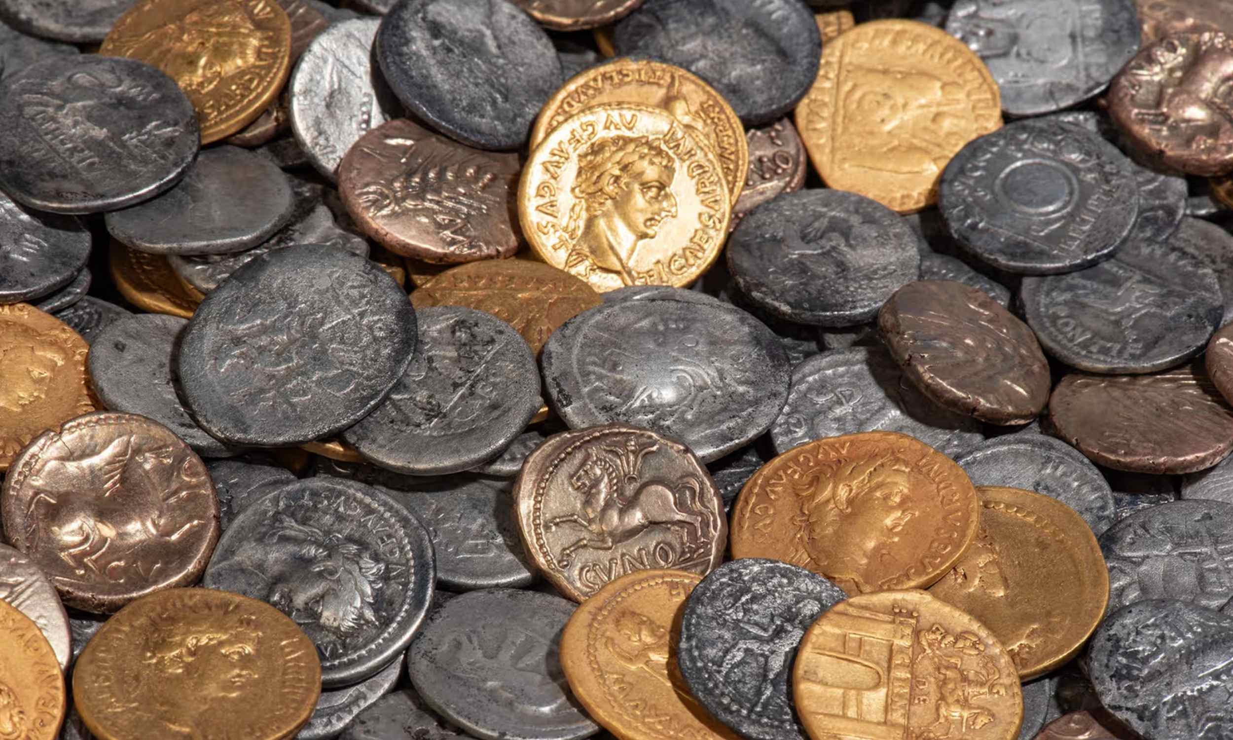 Friends with metal detectors discover a Roman treasure hoard - Earth.com