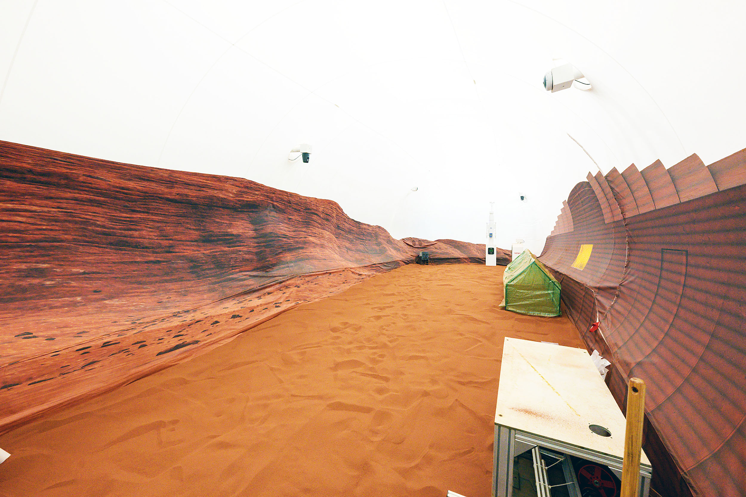 NASA’s Mars habitat trial tests teamwork, stress, and survival - Earth.com