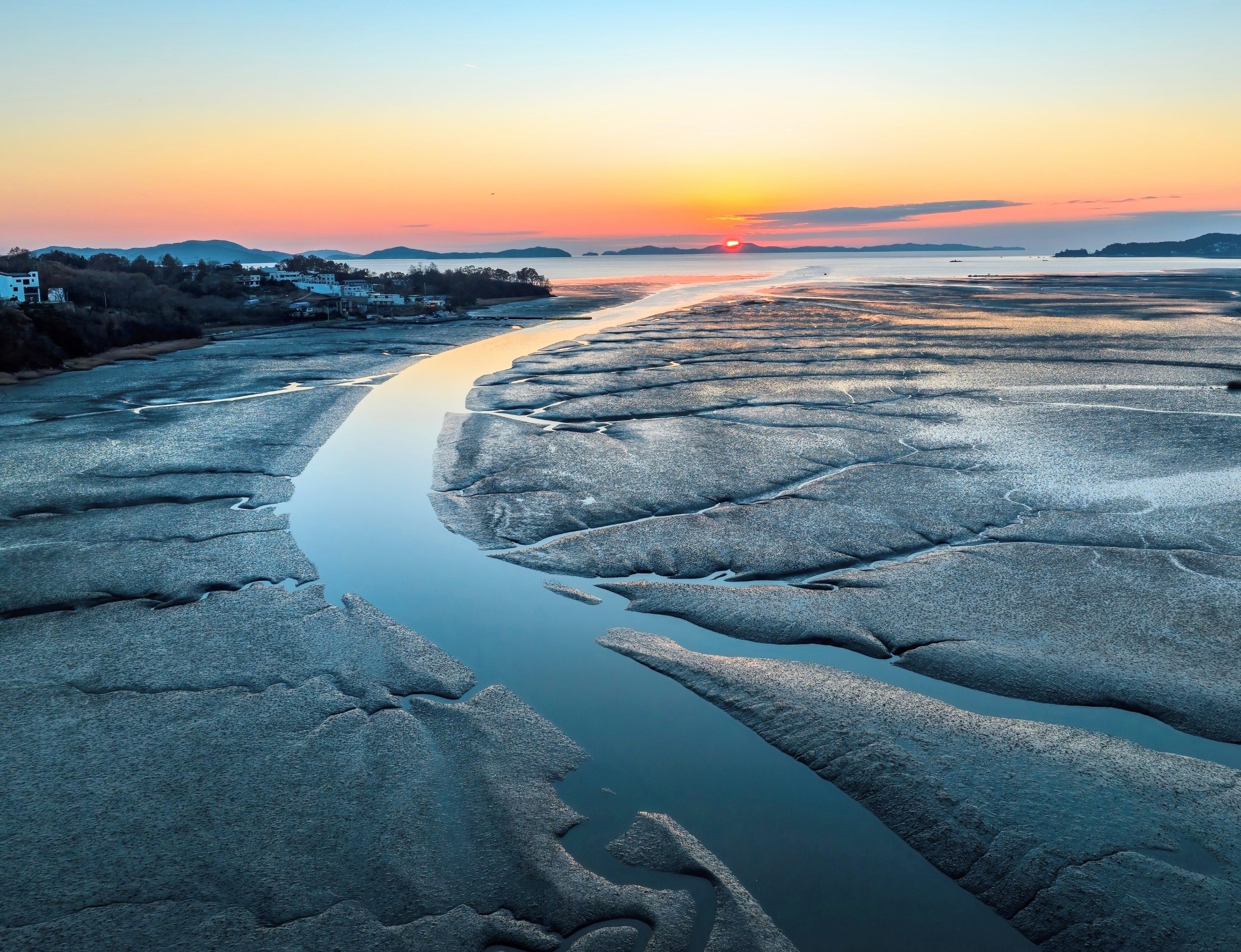 Coastal restoration may get a boost from biodegradable concrete - Earth.com