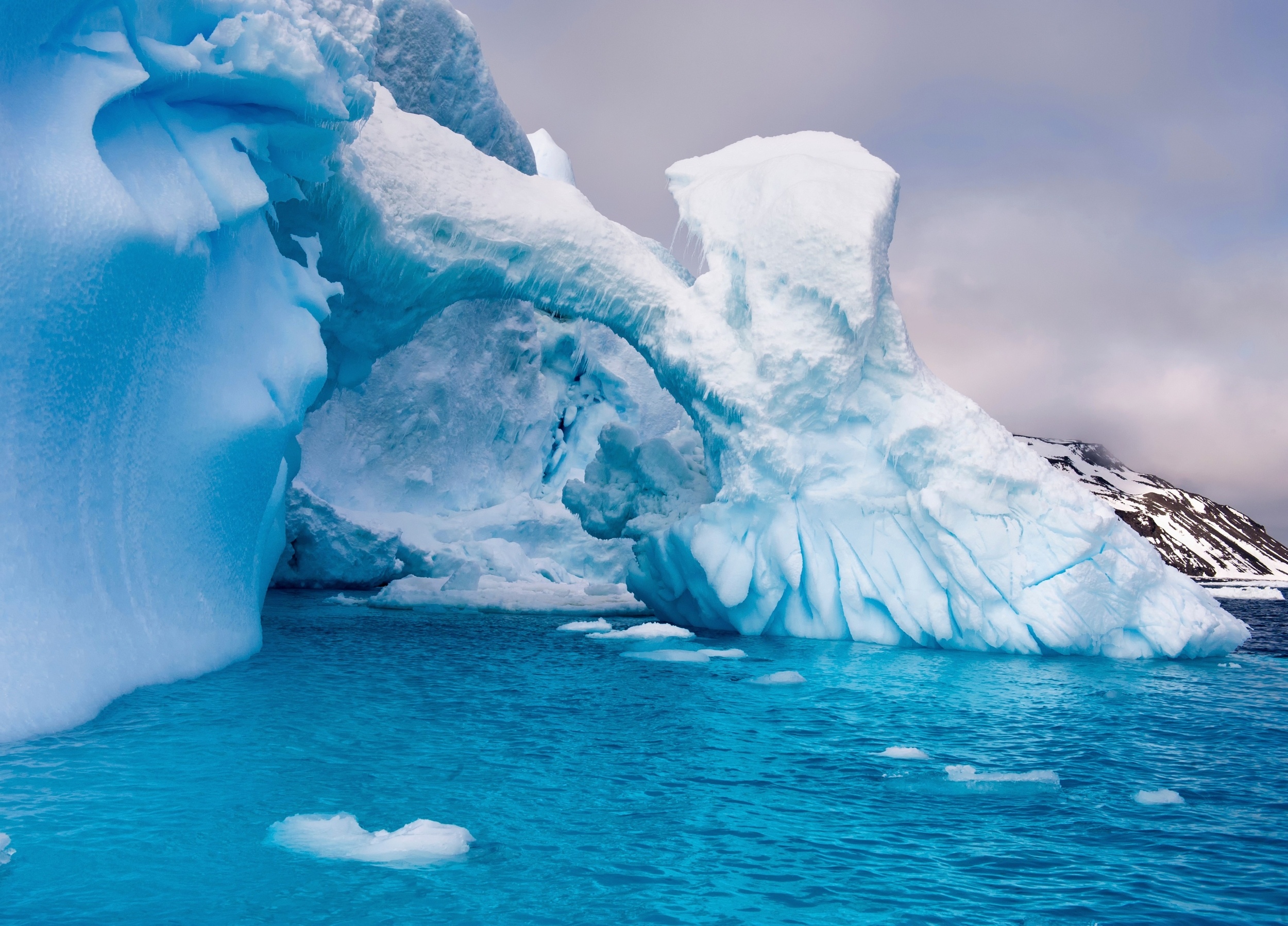 Warm water is melting Antarctica from below - Earth.com