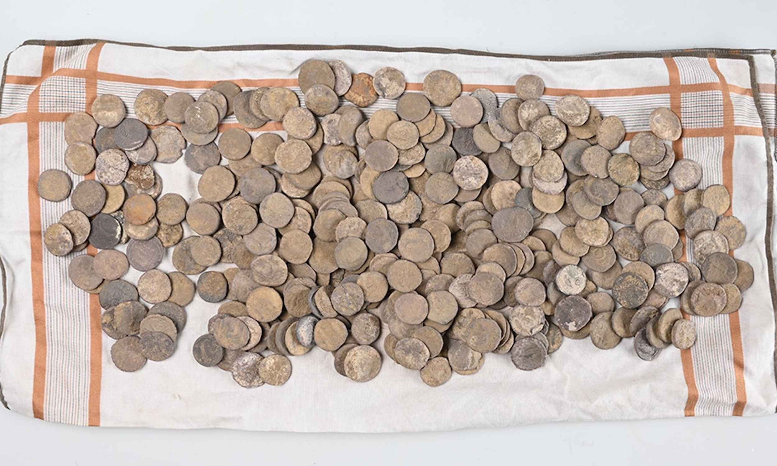 One of the greatest Roman hoards found in decades - Earth.com