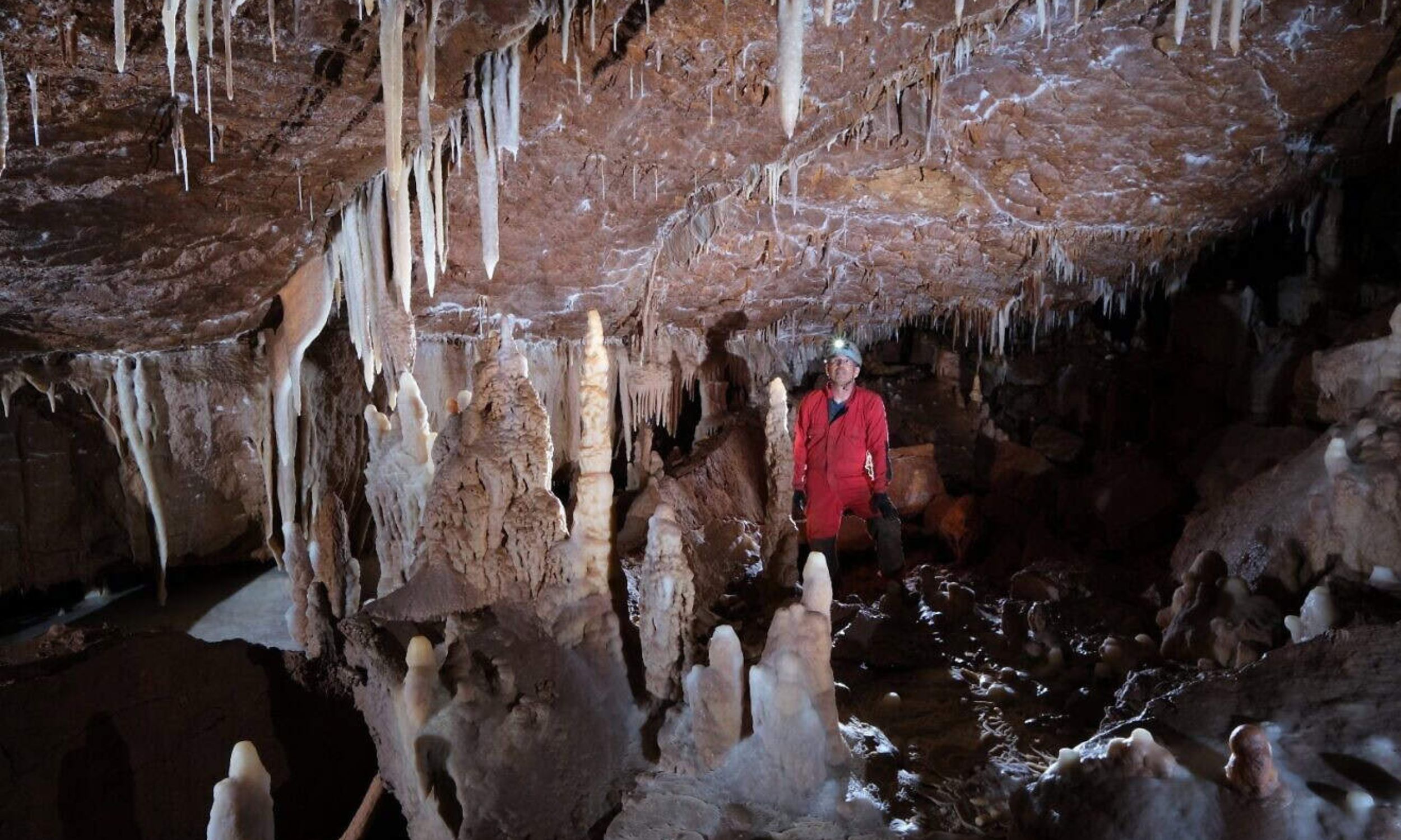 Underground chamber found in Jubilee cave is over 10 stories tall ...