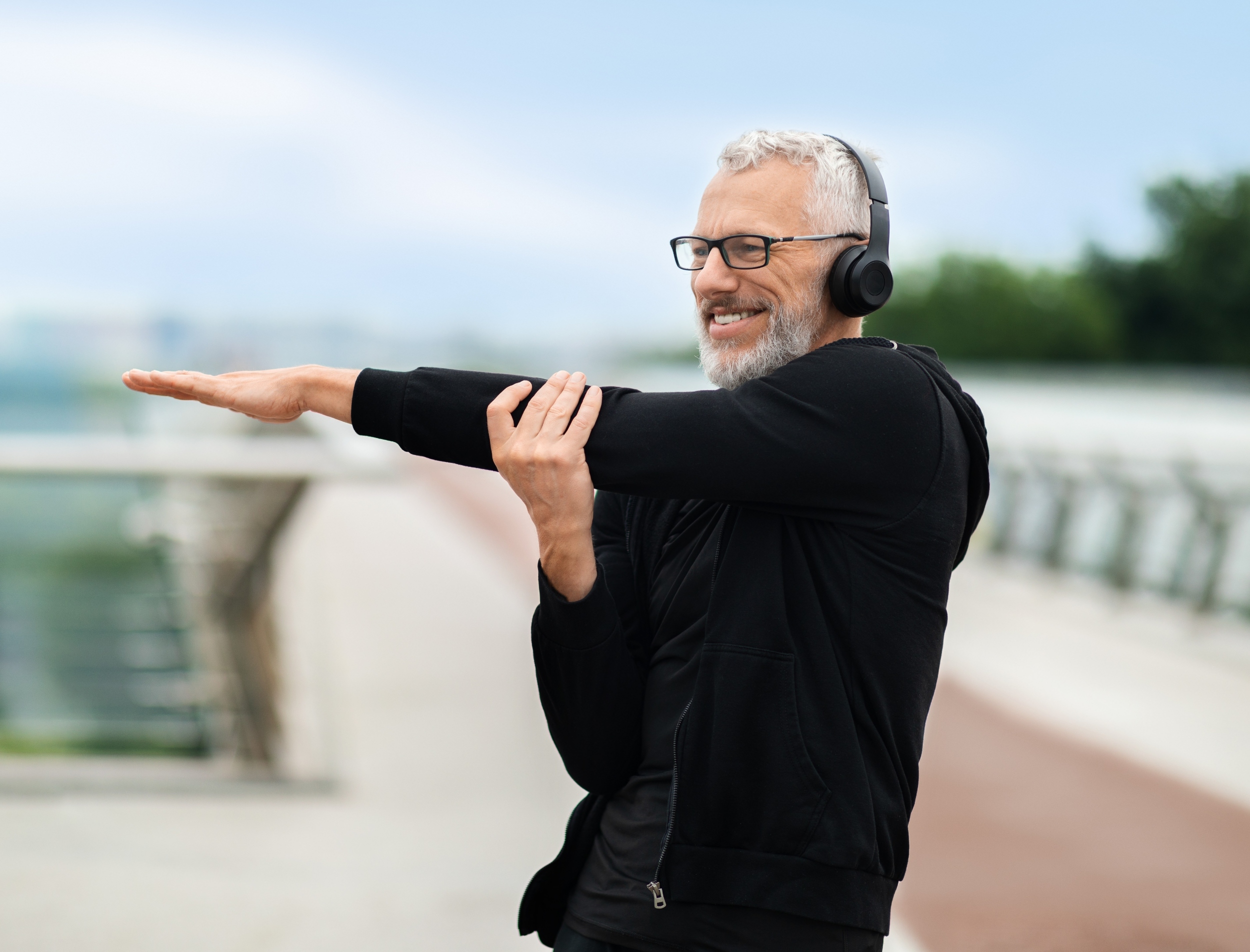 Physical activity helps older adults stay socially connected - Earth.com