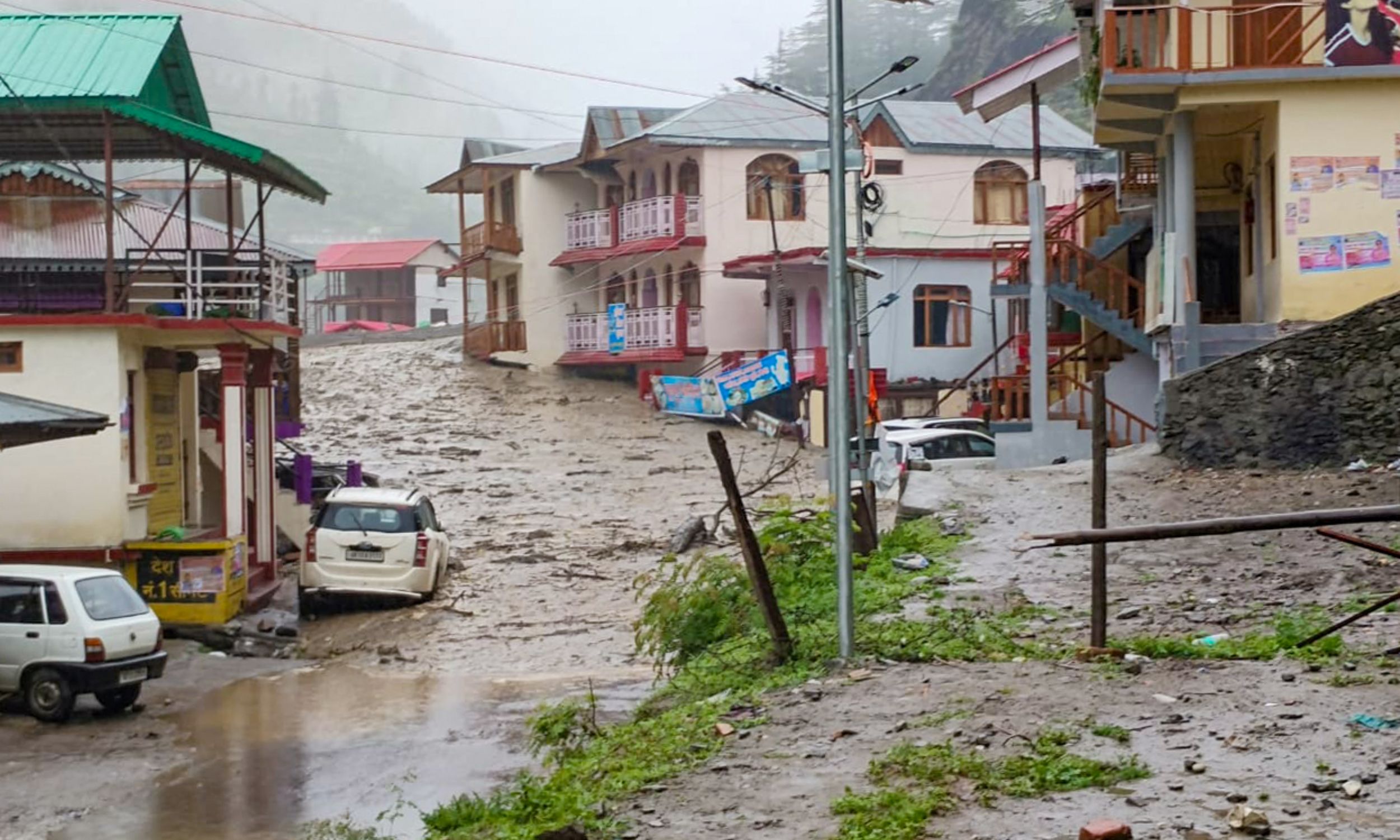 251,000-ton Himalayan landslide reshaped a valley in minutes - Earth.com