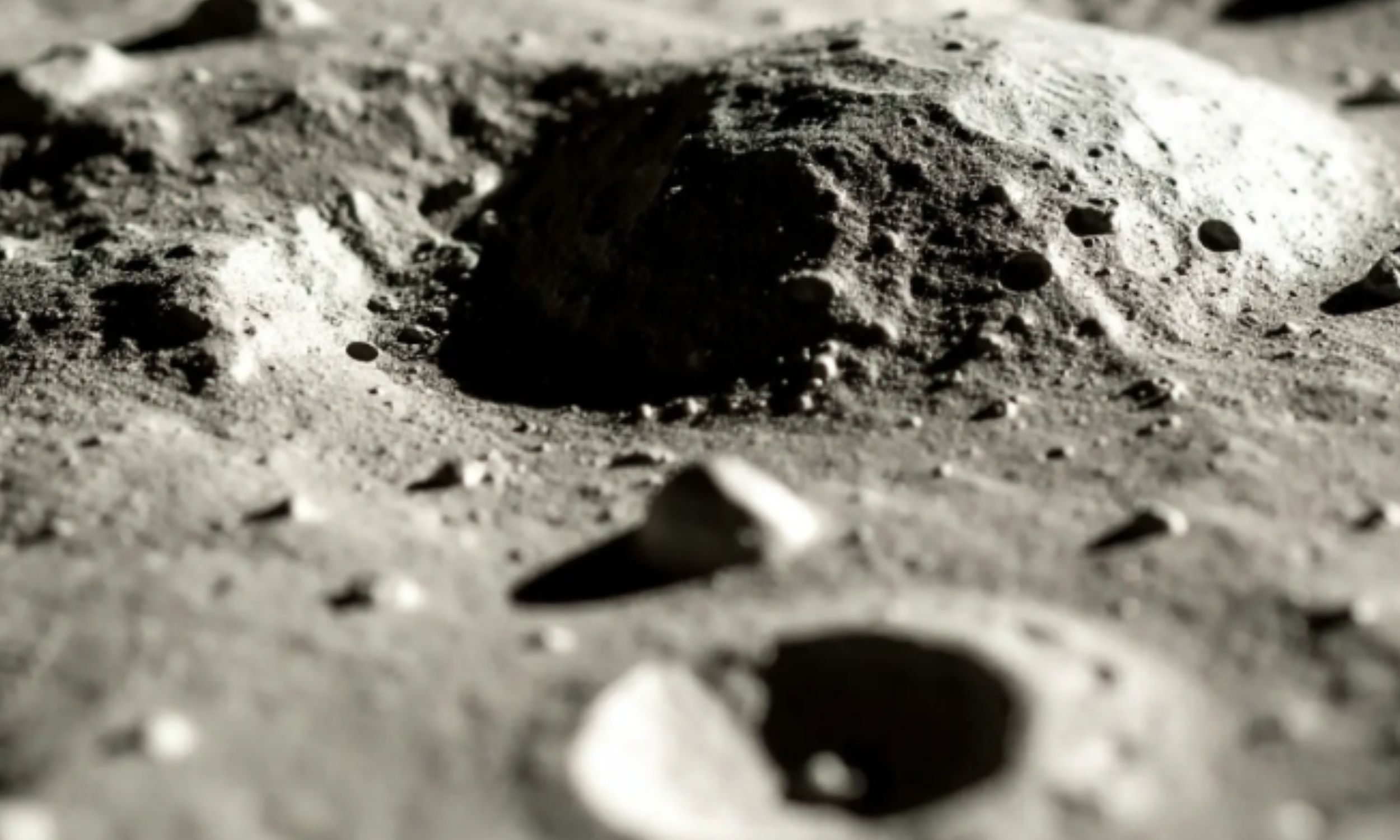 NASA plans to 'read' the Moon's interior without setting foot on it ...