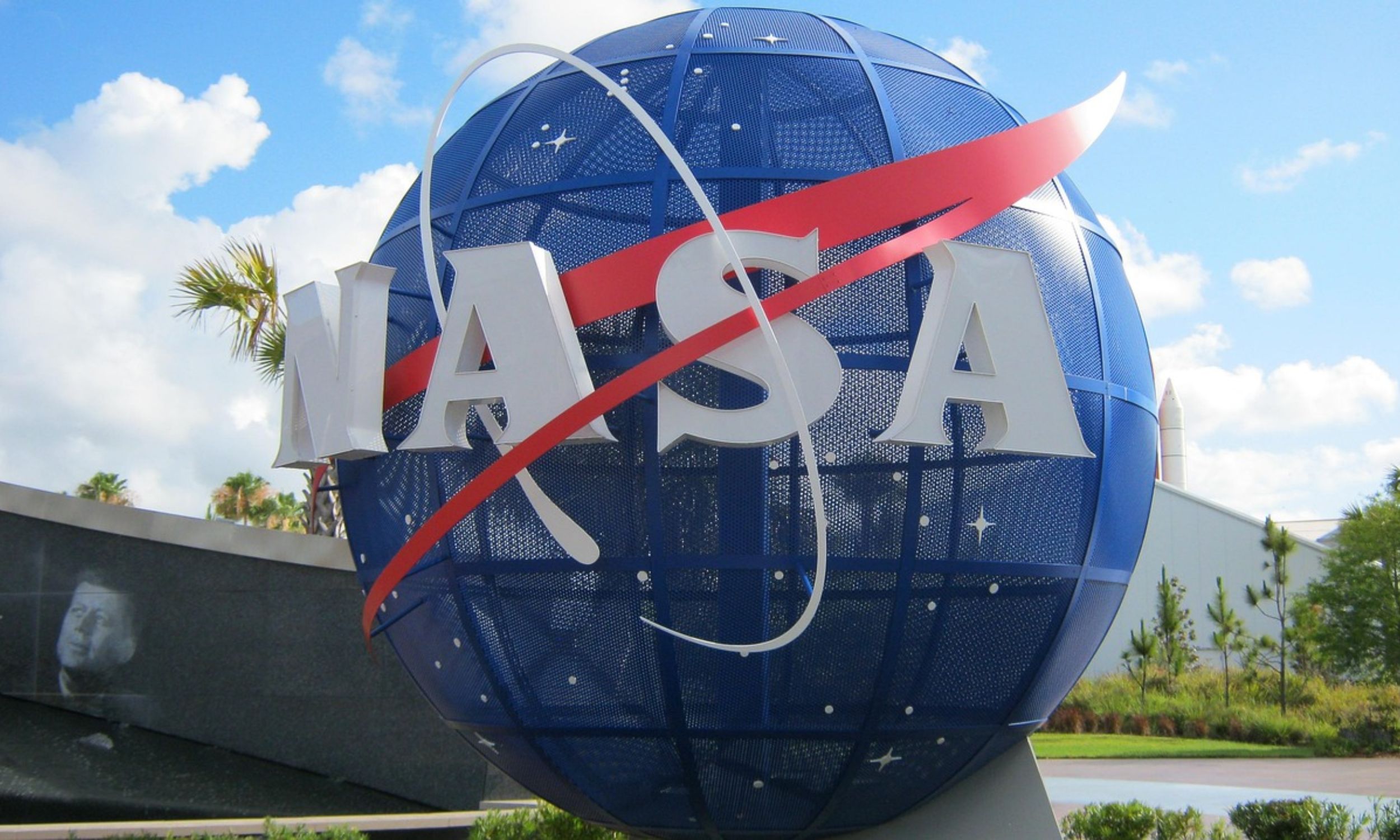 NASA commissions SpaceX to launch asteroid-tracking telescope - Earth.com