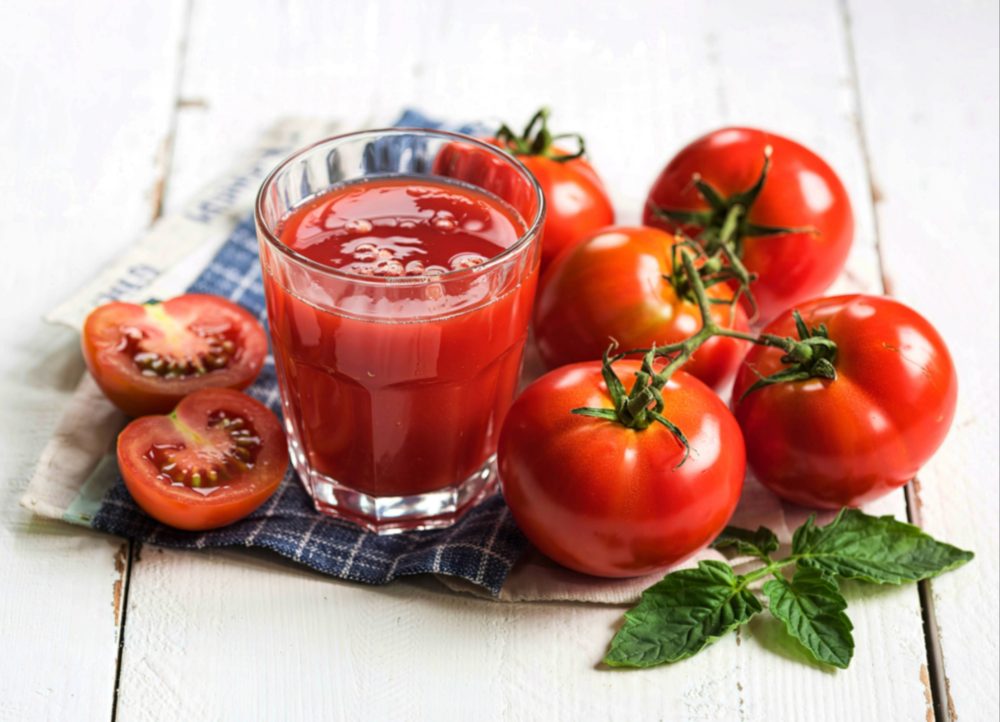 Drinking tomato-soy juice daily may lower chronic inflammation - Earth.com