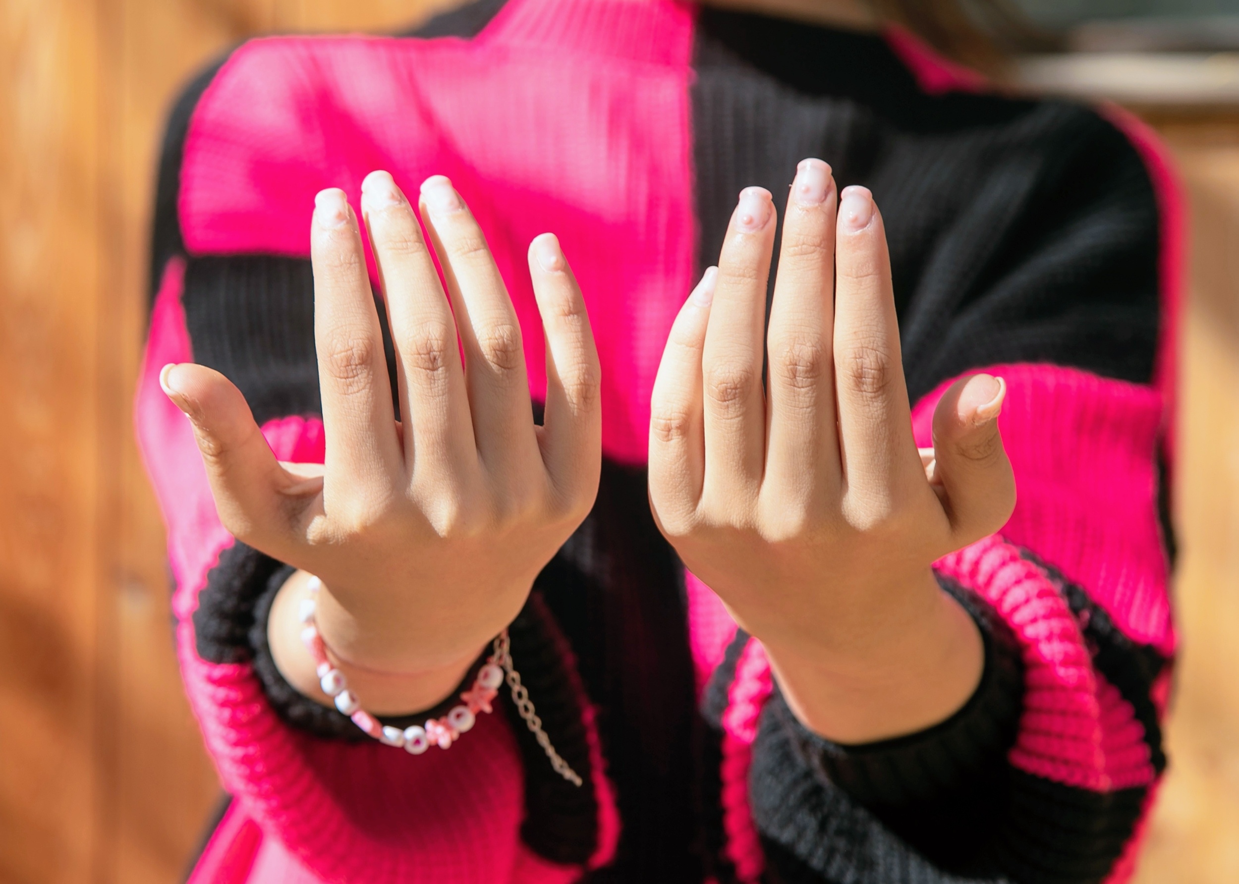 Weak sense of self linked to fake hand illusion - Earth.com